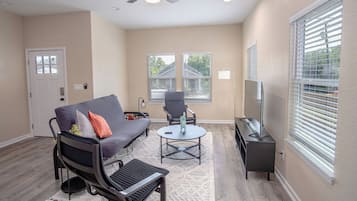 Casa (3 Bedrooms) | Sala de estar | Televisor de 50 polegadas com canais digitais