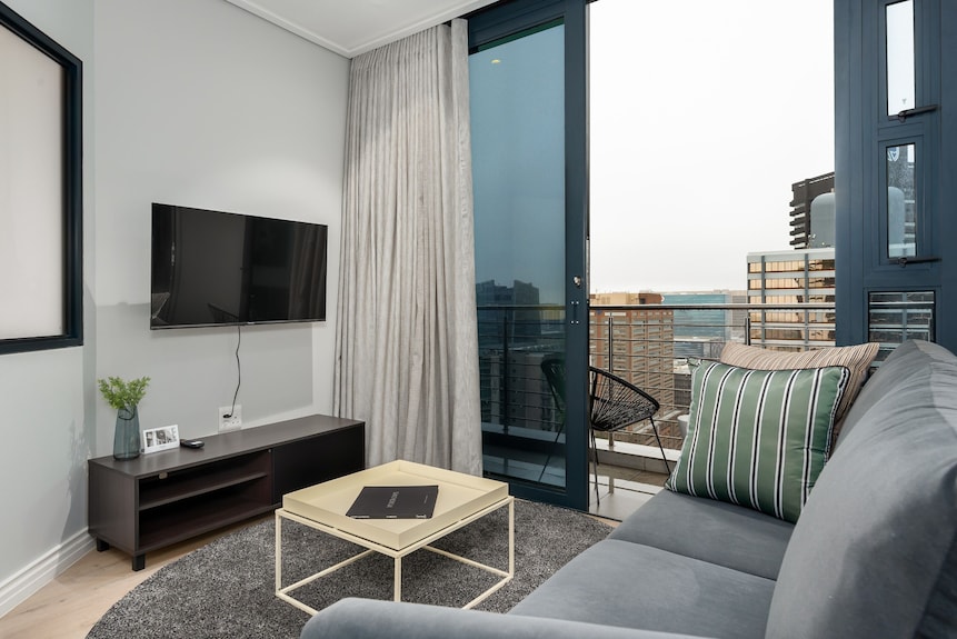 Modern Apartment With 22nd Floor Views - Cidade do Cabo