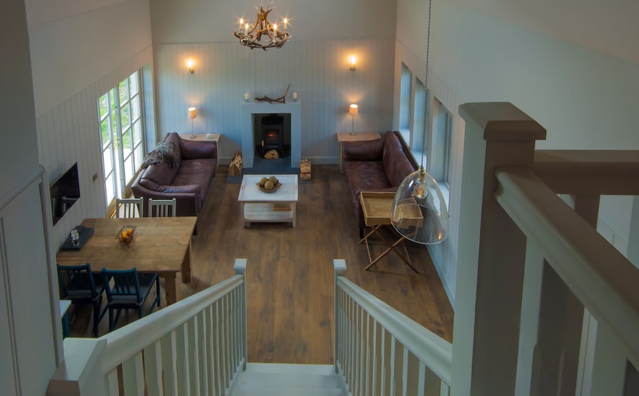 Remote & Awe-inspiring Sealgair Cottage. Pet-friendly, Log Burner, Lochside. - Skye