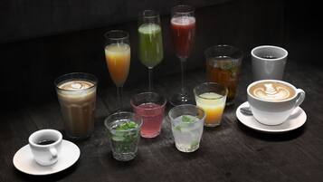 Pequeno-almoço tipo buffet diário (225 DKK por pessoa)