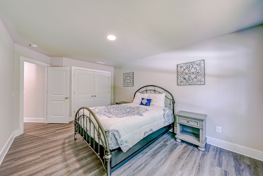 Modern Mountain Cabin With Patio, Central Ac, And Washer/dryer - Ellijay, GA