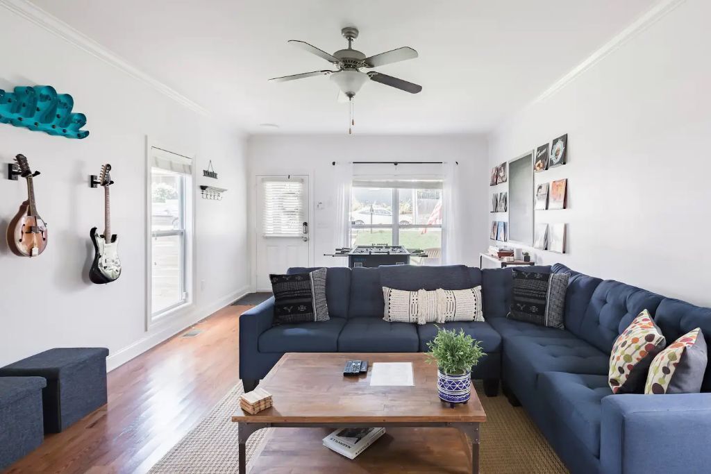 Musical House - Walkable To Downtown & Big Backyard - Nashville, TN