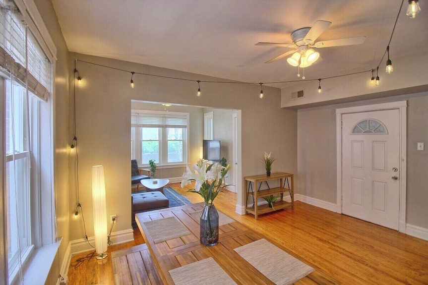 Almond Blossoms At Tg Park | Fenced Backyard+w/d - Saint-Louis, MO