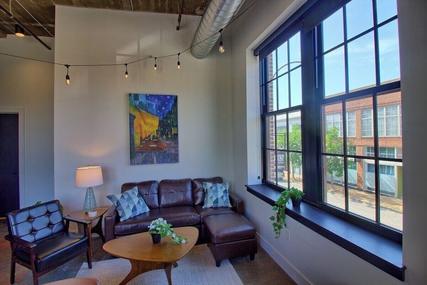 Ultramodern 2br Corner Loft W/designer Features - St. Louis, MO