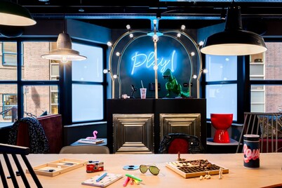 Moxy the Hague