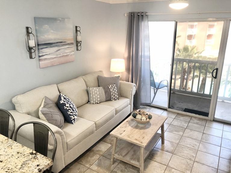 Top Floor Oceanview Condo - Fully Renovated - Galveston, TX