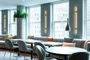 TV LCD 55 polegadas com canais a cabo, TV, Netflix