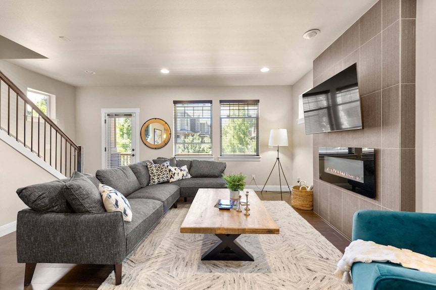 Exceptional Location & Vibes, New Décor, Artwork, & Furnishing, Community Pool, 8 Miles To Portland - Tigard, OR