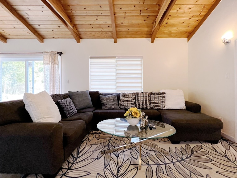 Enjoy Quiet 4b2b With 2 King In Downtown Dublin - Hayward, CA