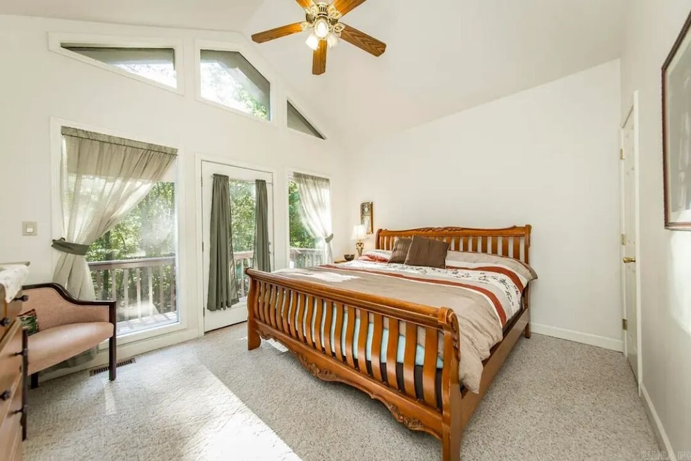 Luxury Family Lakefront Home on Greers Ferry Lake & at Tannenbaum Golf ...