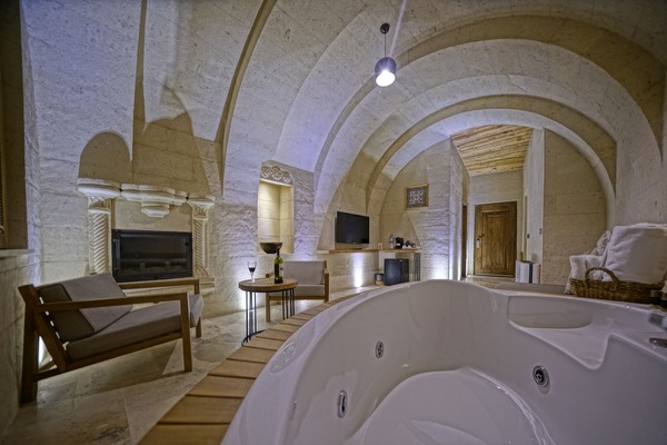 Suite Design | Sala de estar | Televisor LED de 42 polegadas com canais via satélite, televisor