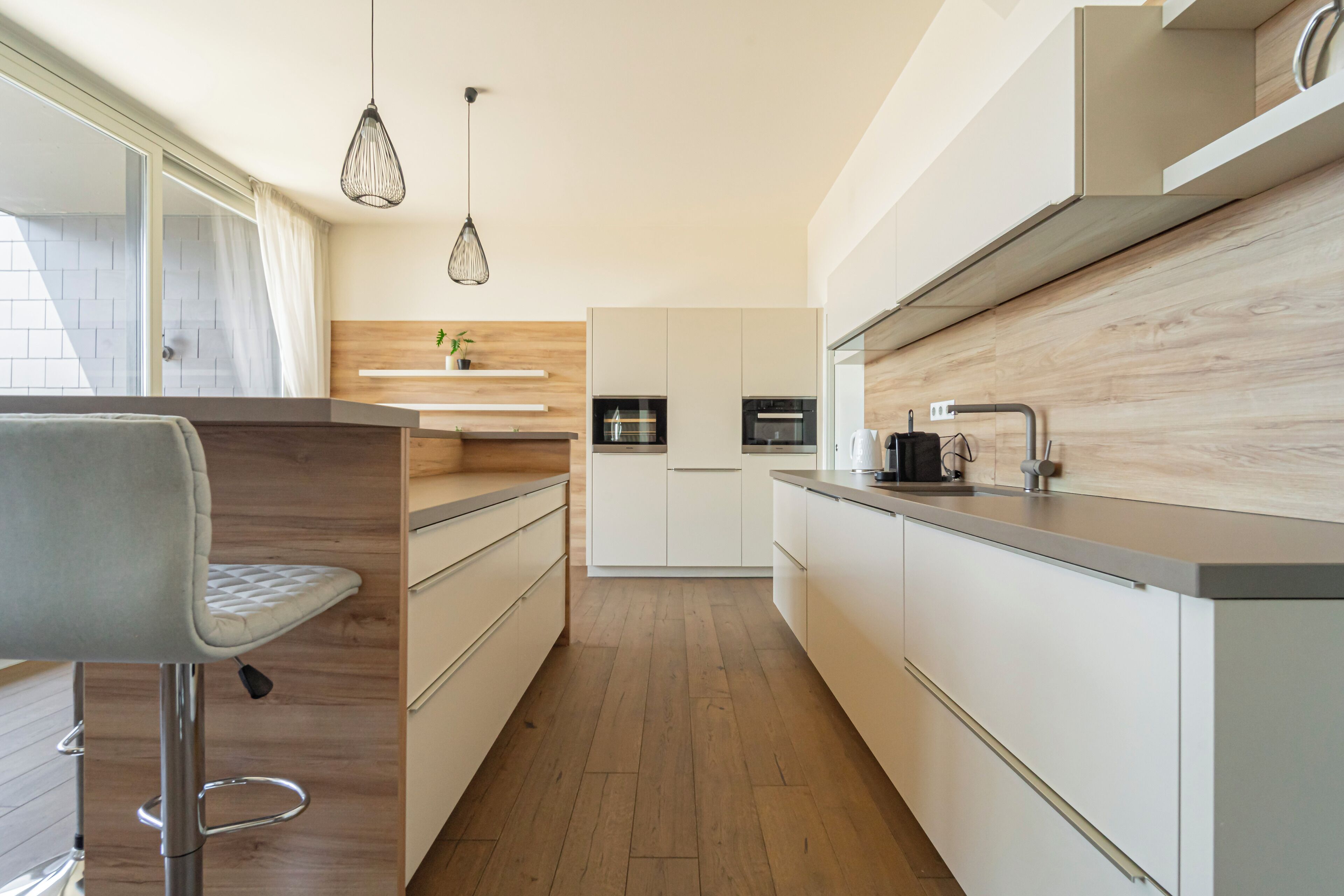 Penthouse de Luxo | Cozinha privada | Um frigorífico, um micro-ondas, um forno, uma placa de cozinha 