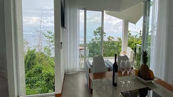 Vila exclusiva, 1 cama King, vista para o oceano, ao lado da piscina | Cozinha privada | Micro-ondas, cafeteira/chaleira