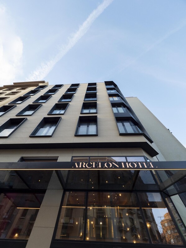 Arcelon Hotel - Barcelona | Hotels.com