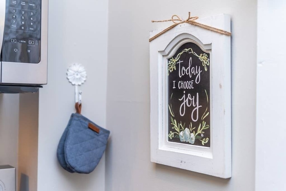 The Serendipity Suite: Walk Downtown! - Staunton, VA