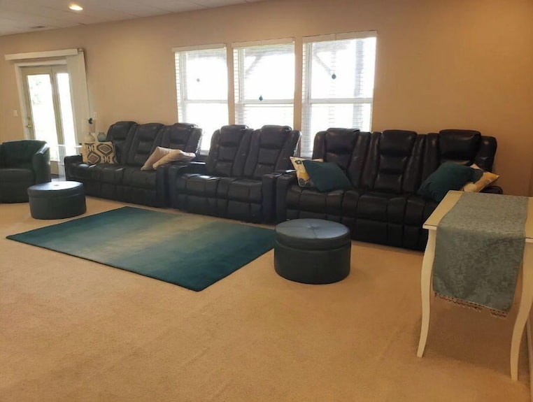 Relaxing 2 Bdrm Guest Suite W/ Kit. & Pvt. Entry - Naperville