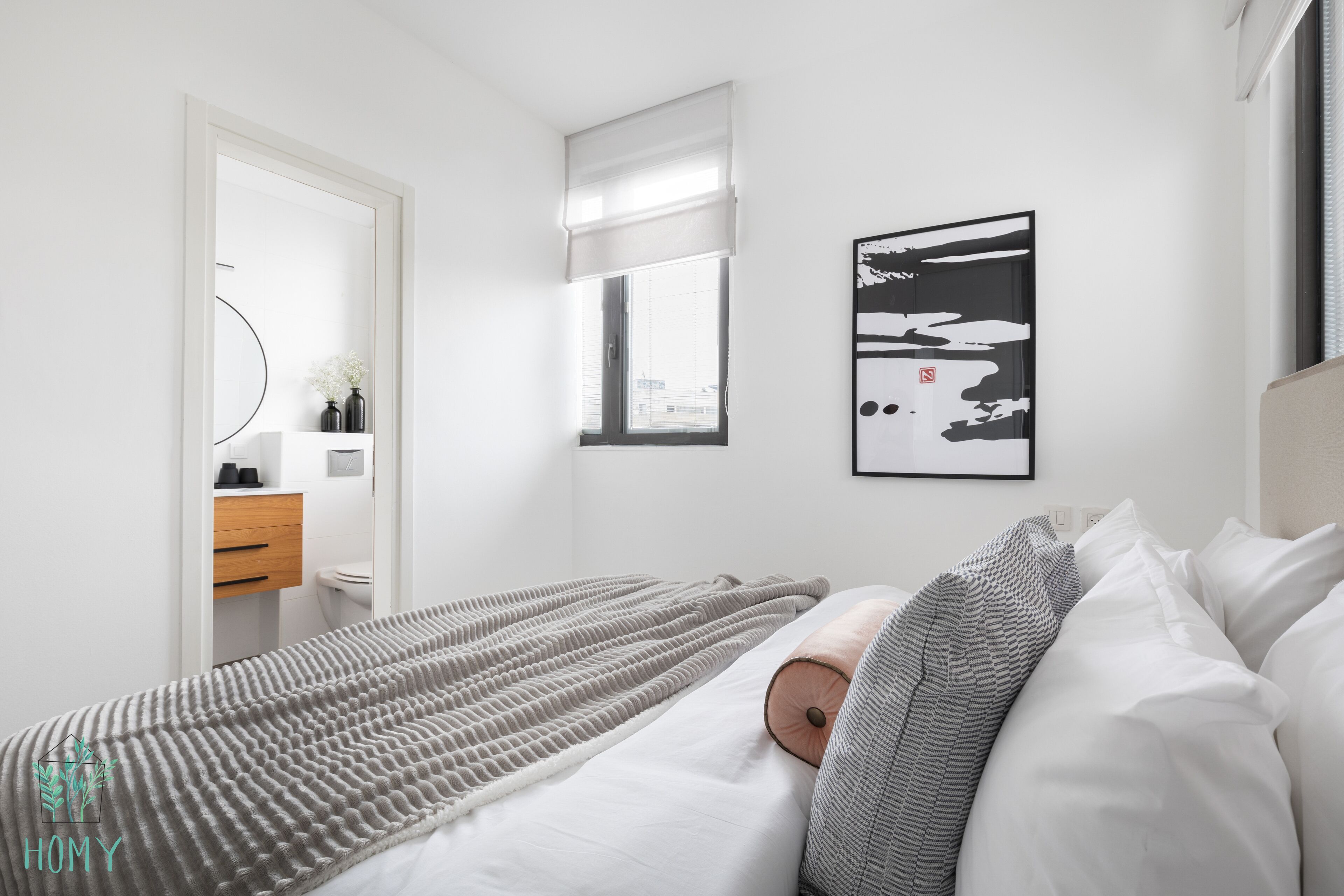 2BR duplex Apartment (Ben Yehuda #4 St.) | Com decoração personalizada, com mobília individualizada, secretária 