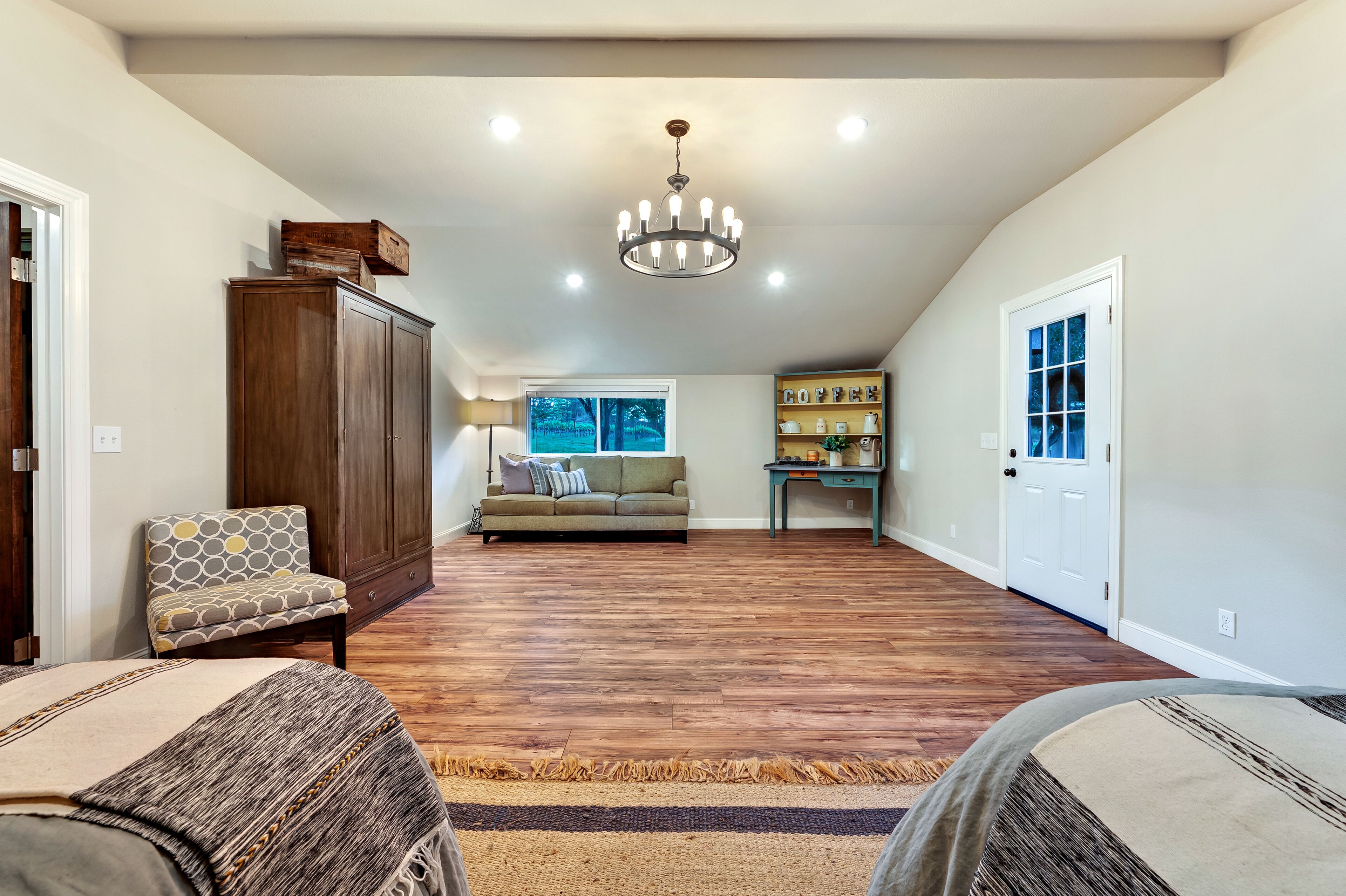 Breathtaking Sonoma Country Vineyard Getaway - Sebastopol, CA