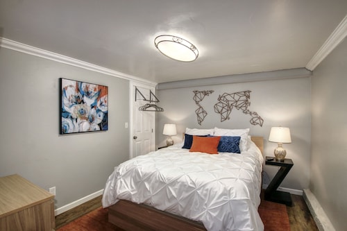 Cozy & Stylish Guest Suite- Centrally Located! - Sacramento, CA