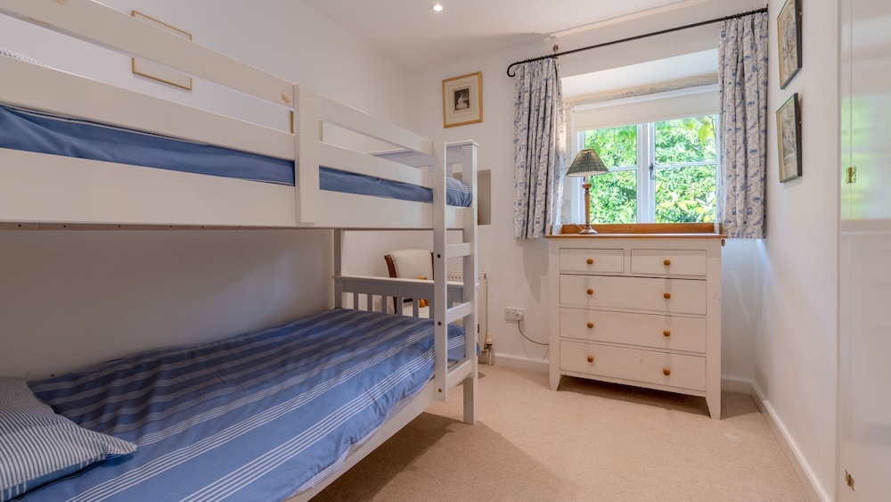 Stable Cottage At Freams Farm, Painswick - Sleeps 5 Guests In 3 Bedrooms - Painswick