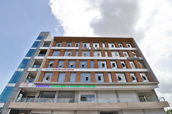 Hotel Sr Regency - Anand