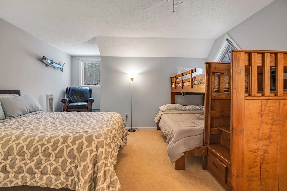 Close To Lake & Golf & Pool | Newton Village 2c - Woodstock, VT