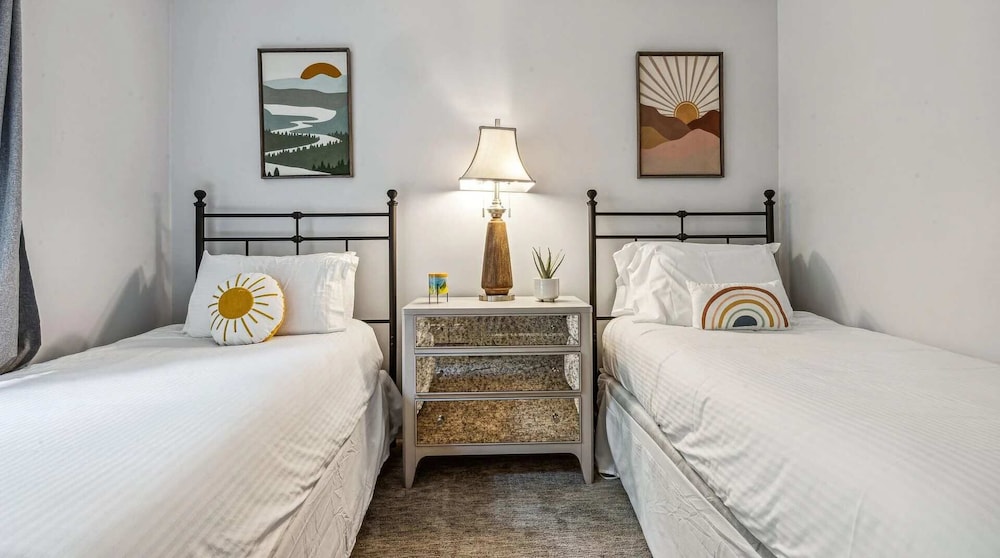 Highland 6th Hole & Riverview | Fairway Village 5a - Woodstock, VT