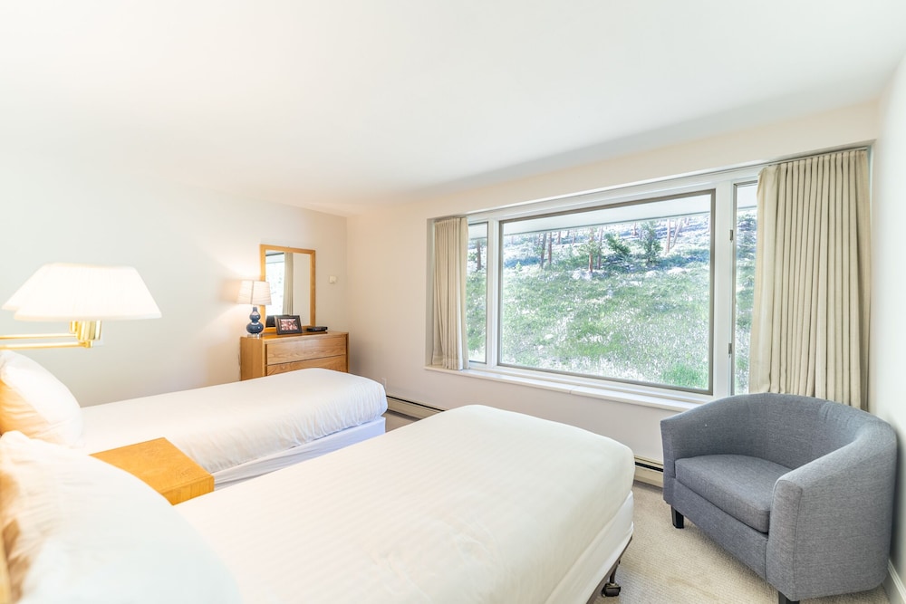 Spacious Condo W/ Mountain Views From Private Balcony, 4 Mins Drive To Resort - Keystone, CO
