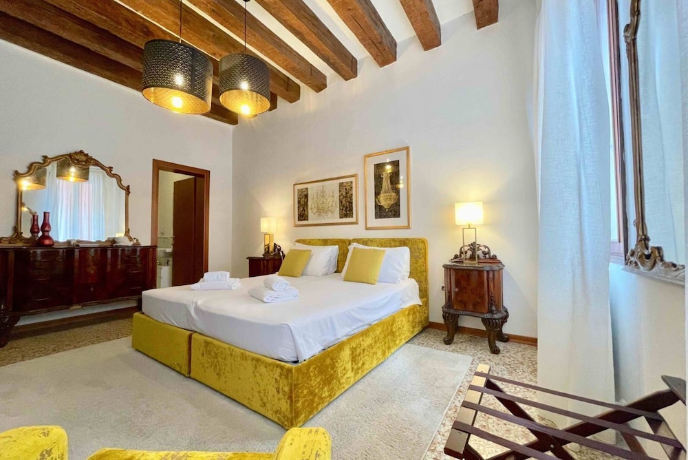 Palazzo San Samuele - Elegant Spacious First Floor Of Palace In San Marco - Venedig