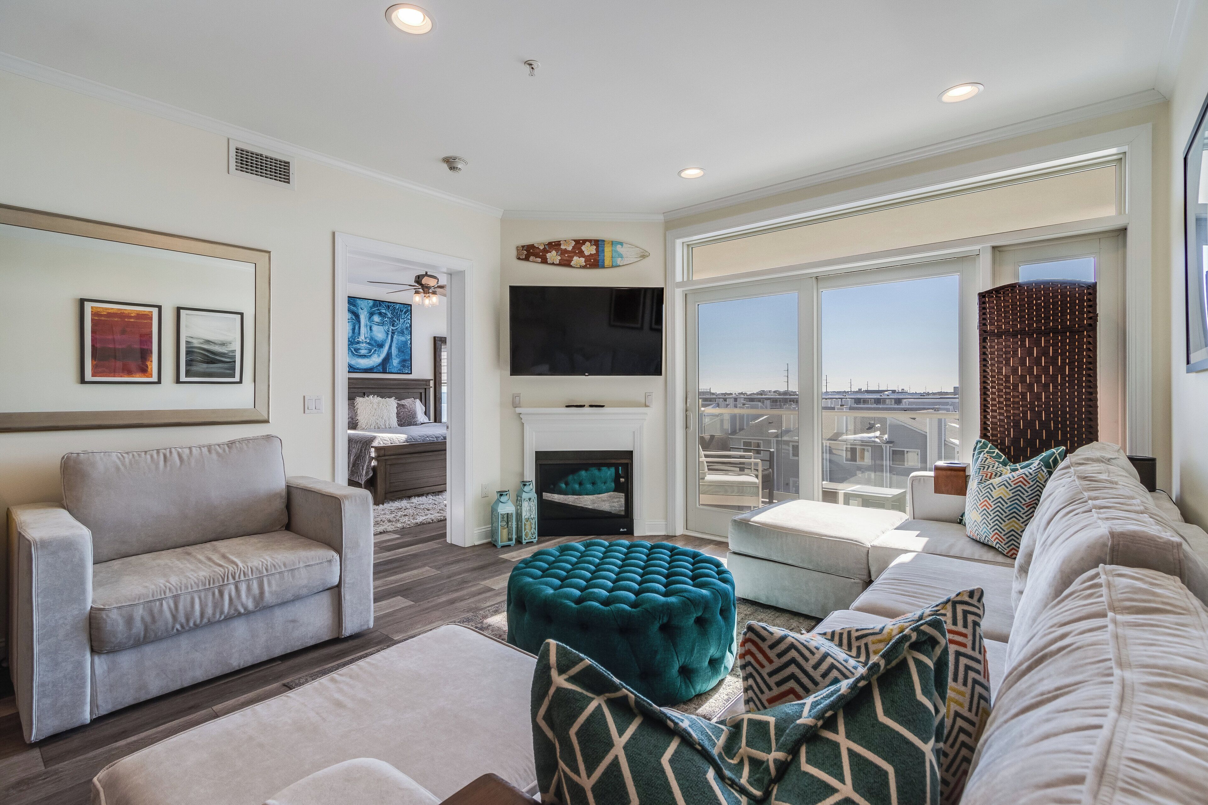 Stunning 2 Bedroom With Pool - Rehoboth Beach, DE