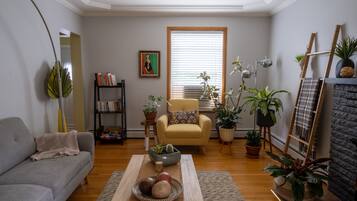 Televisor de ecrã plano de 45 polegadas com canais digitais, Netflix