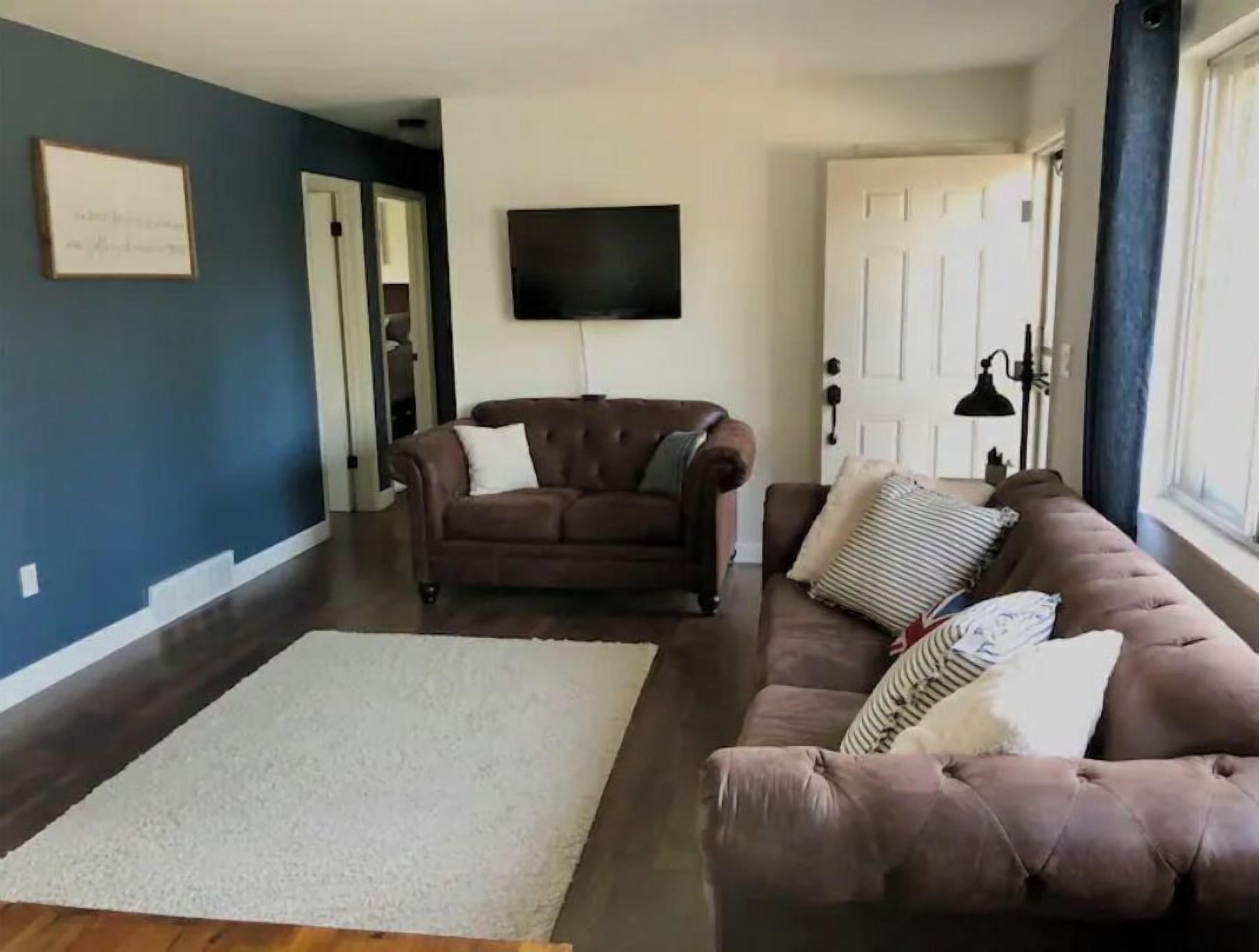 Air Force Academy 13 Miles, Hikes, Hot Tub, Fire Pit, Bbq - Colorado Springs, CO