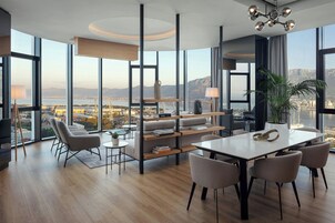 Televisor de ecrã plano de 55 polegadas com canais via satélite 