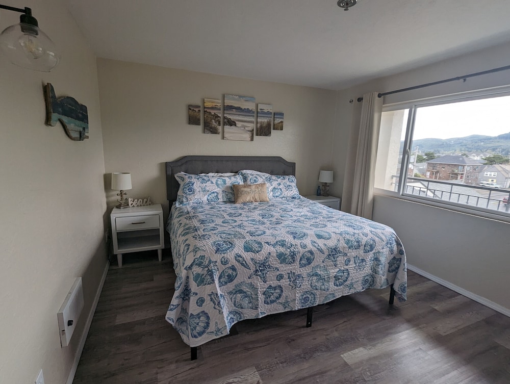 Sand Dollar Haven At Seaside Beach Club Unit 306 - Seaside, OR