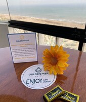 Quarto casal luxo, 1 cama Queen, vista para a praia | Área de estar