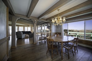 Casa, várias camas (The Green House) | Cozinha privada