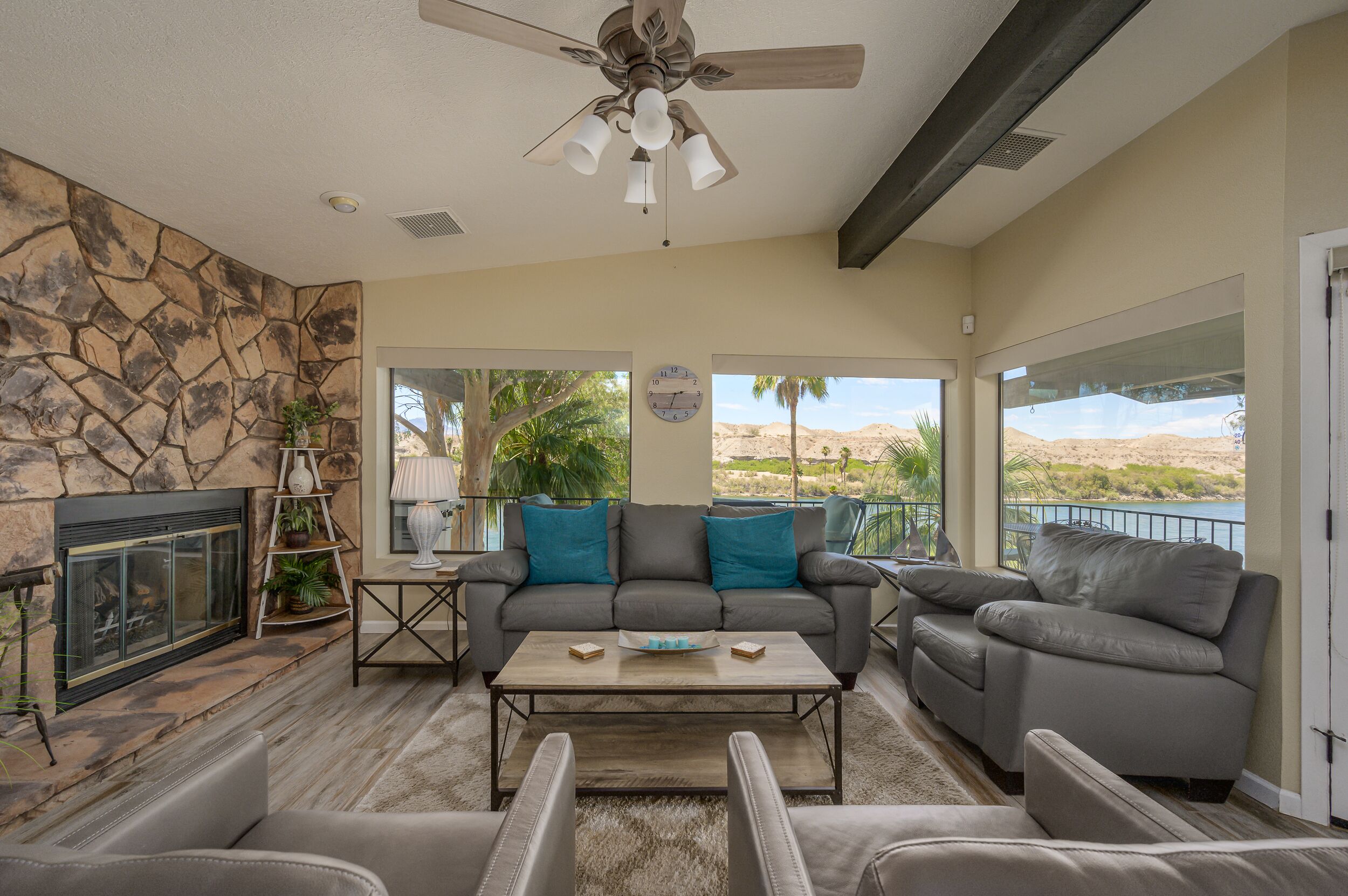 Riverfront Beach Resort Home+casita & Bar On River - Laughlin, NV