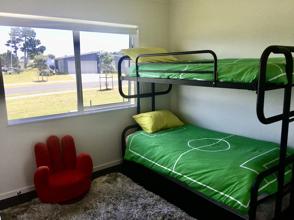 Modern, Open Plan & Spacious. Walk To Estuary. Perfect For Families & Friends. - フィティアンガ