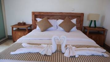 Quarto Deluxe, vista para o vale | Cofre no quarto, secretária, Wi-fi grátis, roupa de cama fornecida