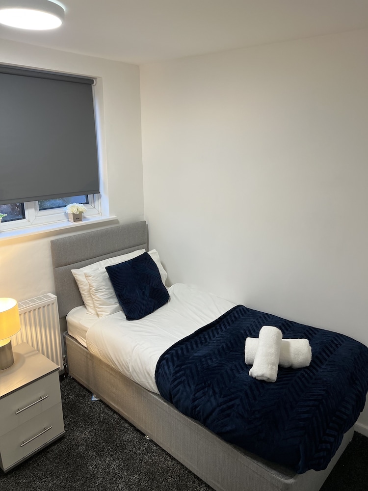 Location*parking*contractors*leisure*comfy King Bed - Wilford - Nottingham