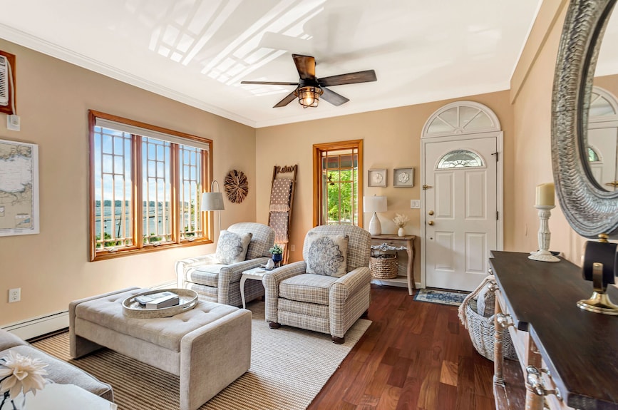 Captain's Cottage - Cold Spring Harbor Water Views - Northport, NY