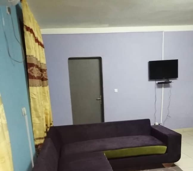 Grande Chambre Américaine Meublée à Alibandeng-libreville - Libreville