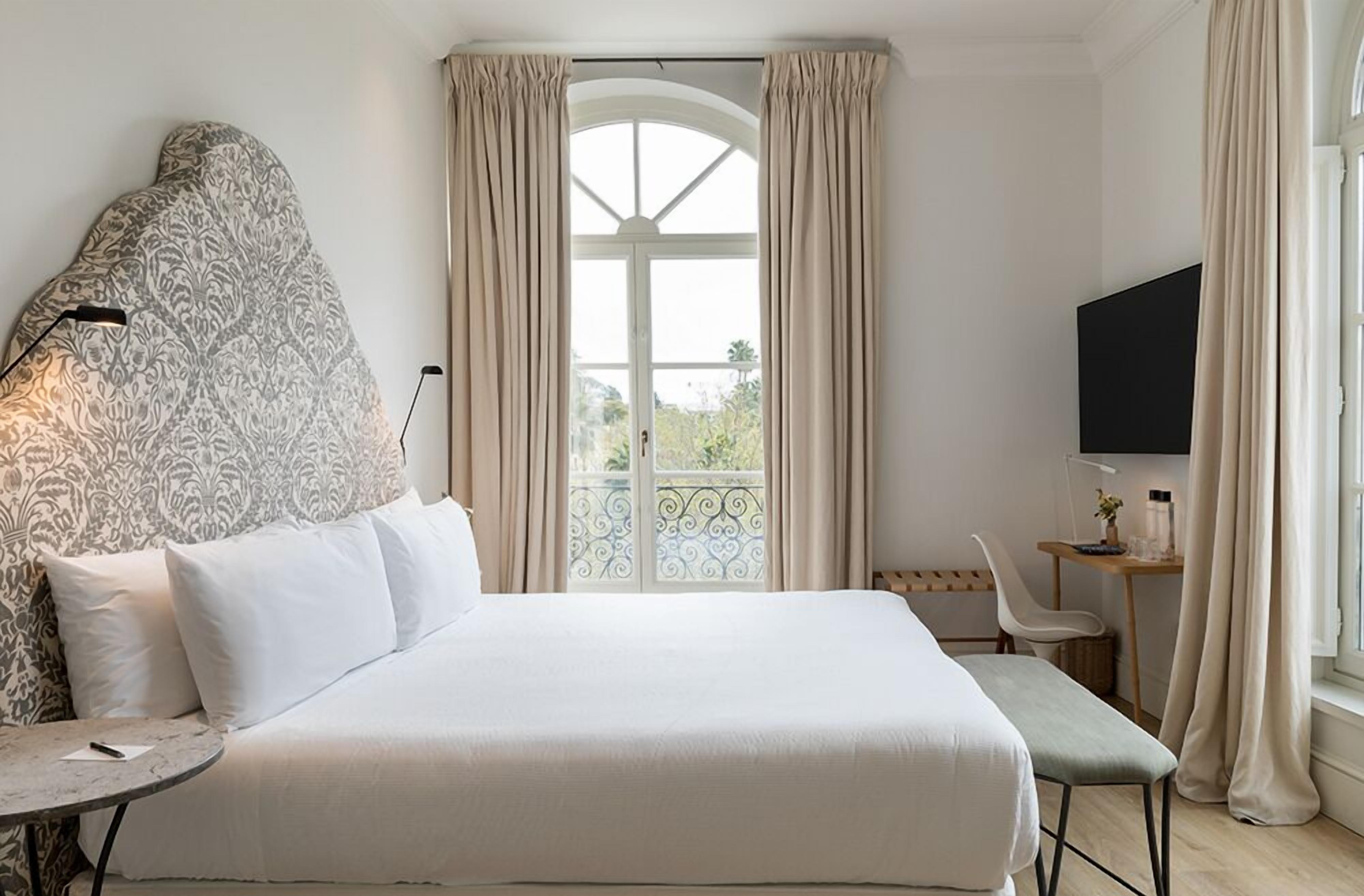 TAYKO VISTA DLX | Roupas de cama premium, frigobar (abastecido com itens grátis)