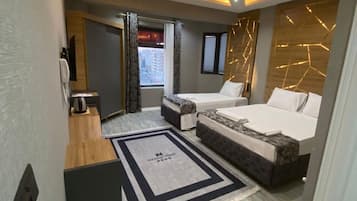 Quarto Twin Elite | Com decoração personalizada, com mobília individualizada, secretária