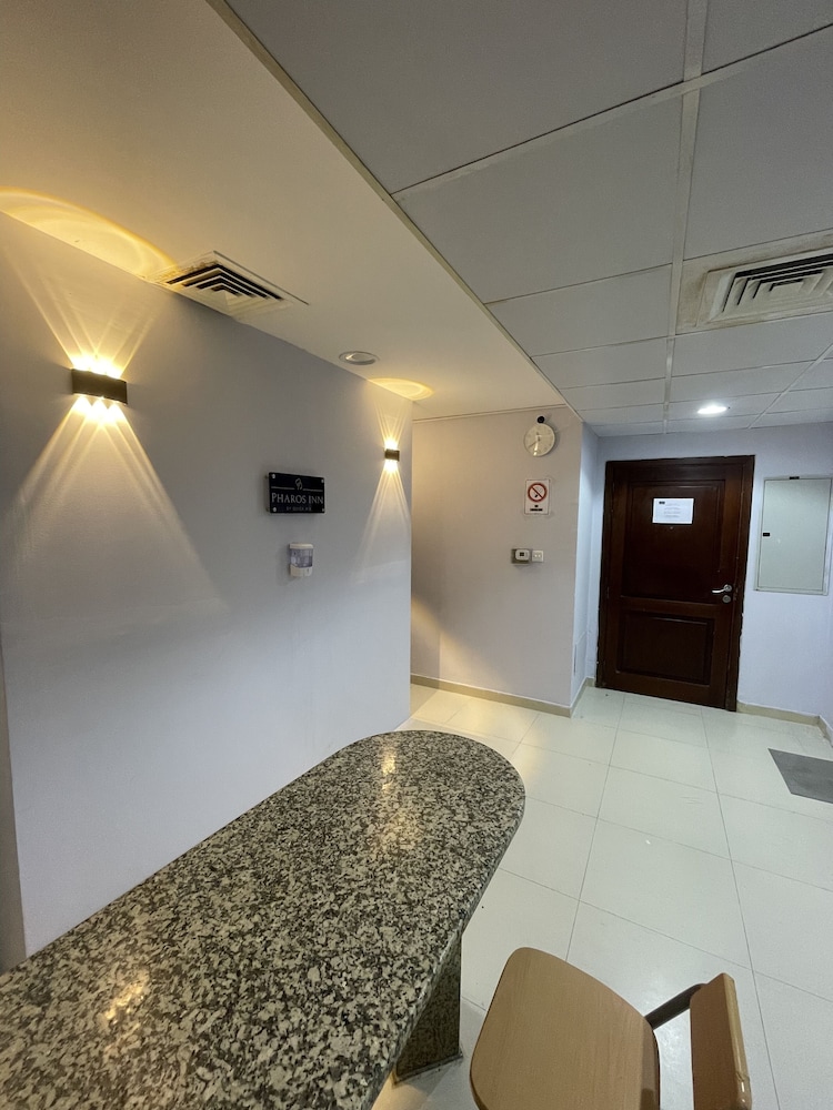 Pharos Inn Sheikh Zayed Hostel - Dubai