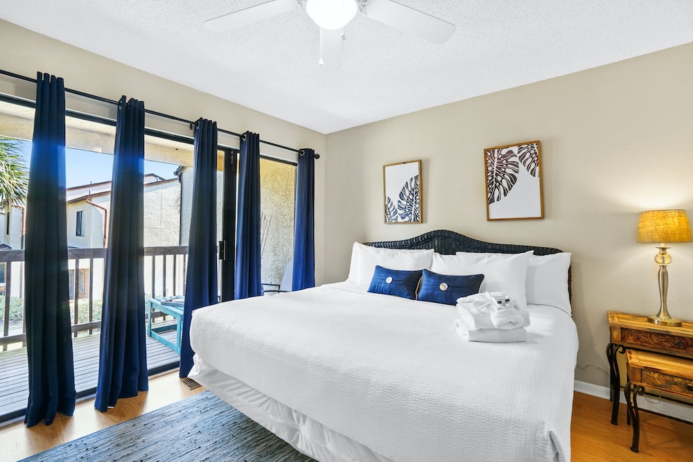 Beachwalk Resort By Panhandle Getaways - Laguna Beach, FL