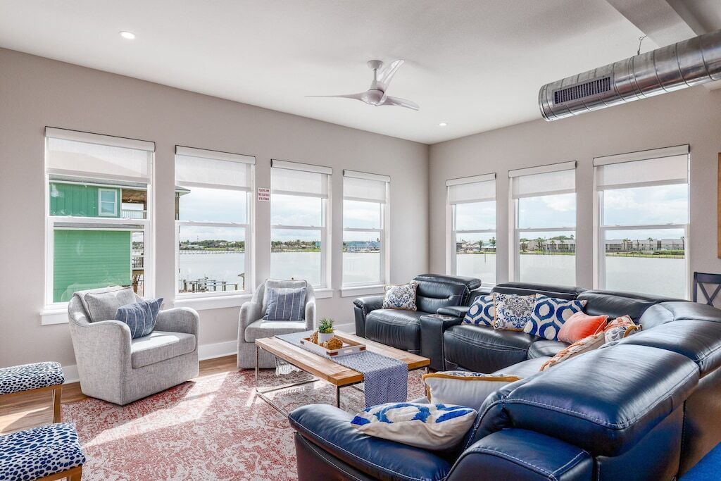 Sunset Views | Private Pool & Hot Tub | Outdoor Kitchen | Boat Lift | Ice Maker - Rockport, TX