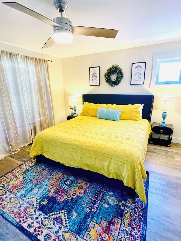 New! Hot Tub! Short Walk To Sheridan Beach. Free Parking! - New Buffalo, MI