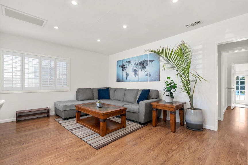 Perfect Oasis W/ Pool, Jacuzzi, Close To Airports, Beach, Entertainment & More! - Seal Beach, CA