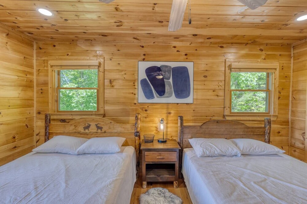 Cozy Mntn Escape *Fireplace *Games *Views *Hot Tub - Mineral Bluff, GA